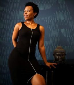 Watch: Zodwa Wabantu shows kids love by kissing them | Fakaza News