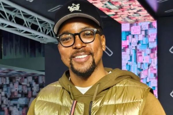 Maps Maponyane mesmerised by the full blue moon (Photos) | Fakaza News