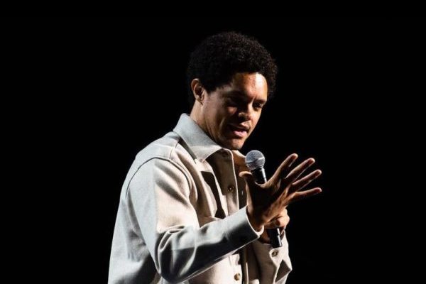 Trevor Noah sells out the Coca Cola arena in UAE | Fakaza News