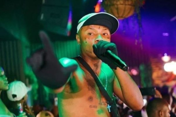 Shebeshxt hits a fan on the face (Video) | Fakaza News