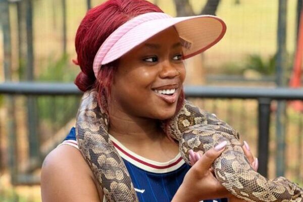 Bontle Modiselle poses with a big snake (Photos) | Fakaza News